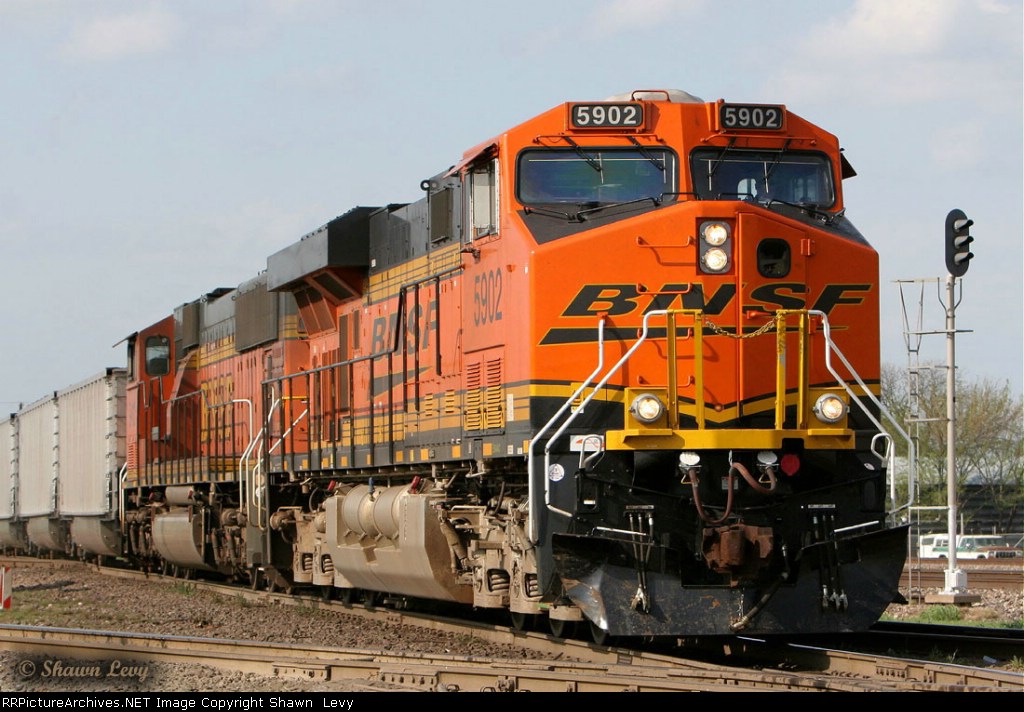 BNSF 5902